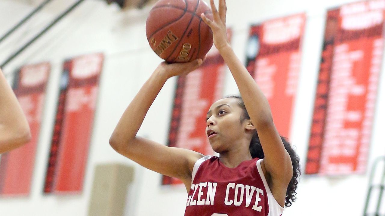 Destiny Howell’s late threes help put Glen Cove girls on the map - Newsday
