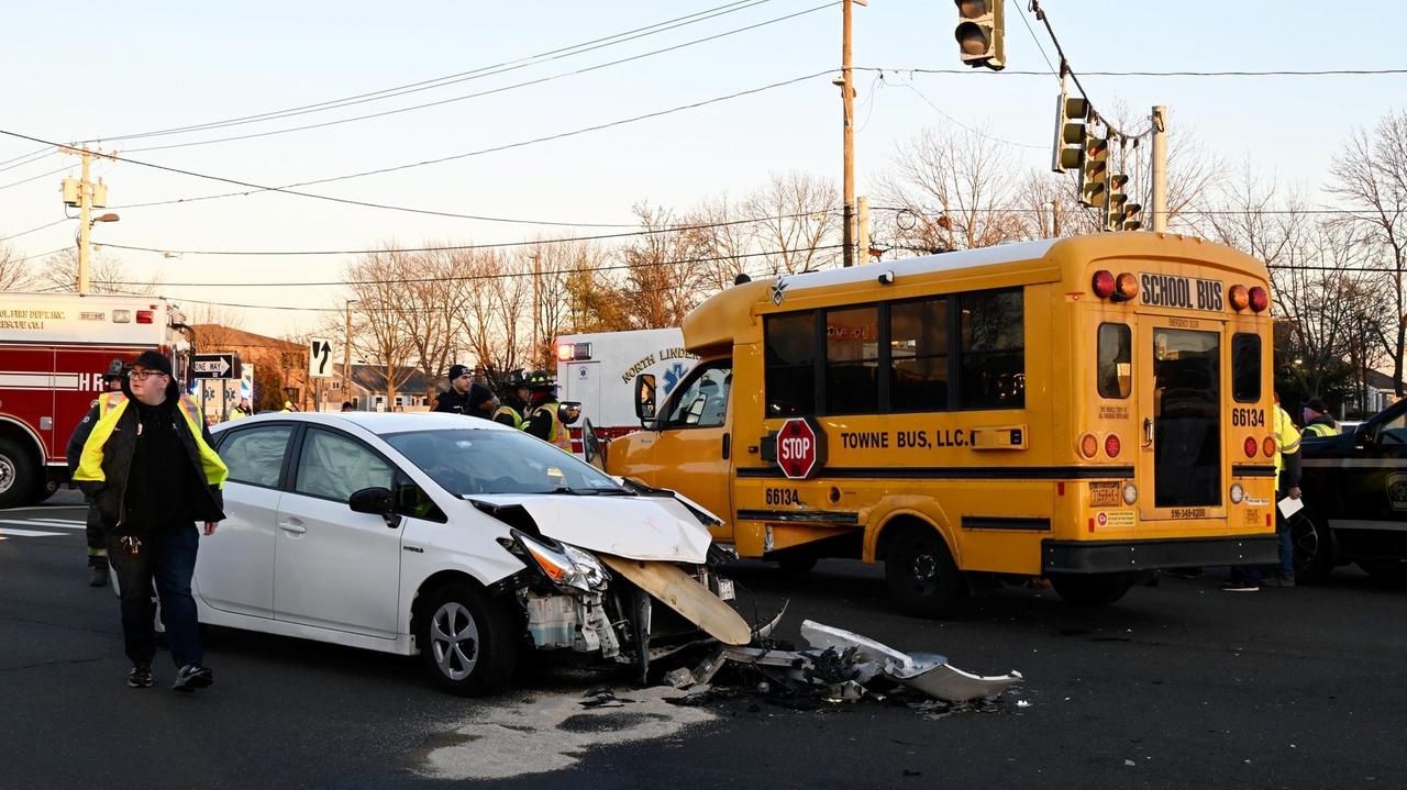 School minibus collides with car in North Lindenhurst; four kids, three ...