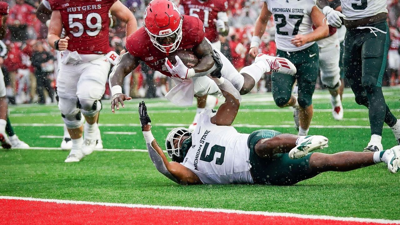 Rutgers rallies from 18 points down to beat Michigan State 27-24 behind ...