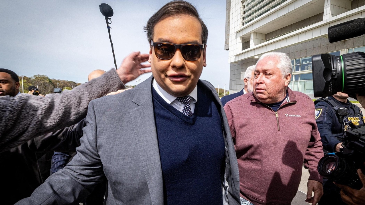 Trump commutes Santos' sentence in federal fraud case - Newsday