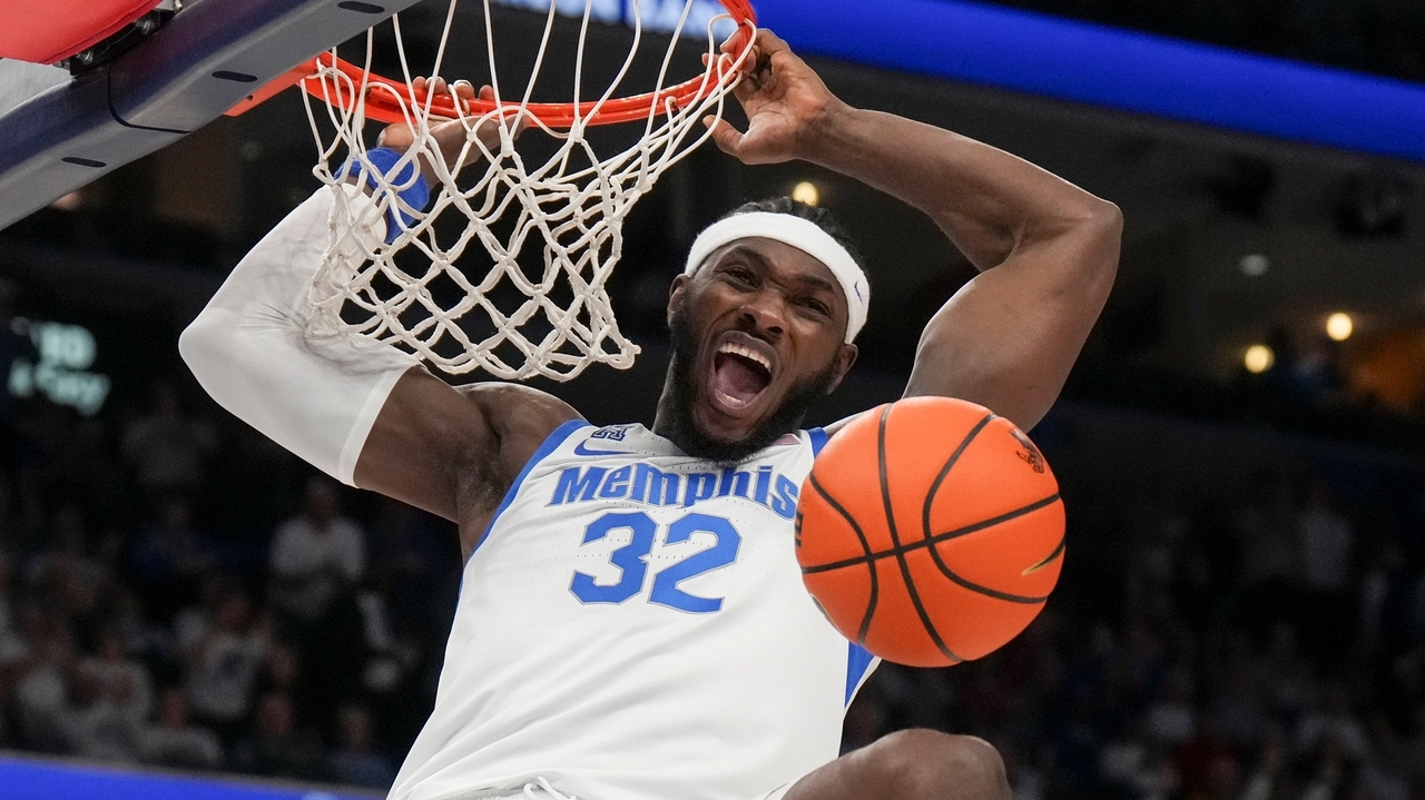 Colby Rogers, Moussa Cisse lead Memphis to an 87-70 win over No. 16 ...