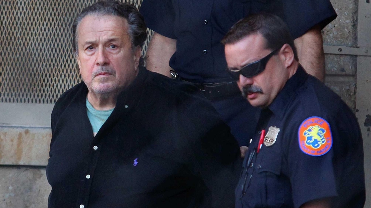 Cops: Dominic Barbara arrested in choke try - Newsday
