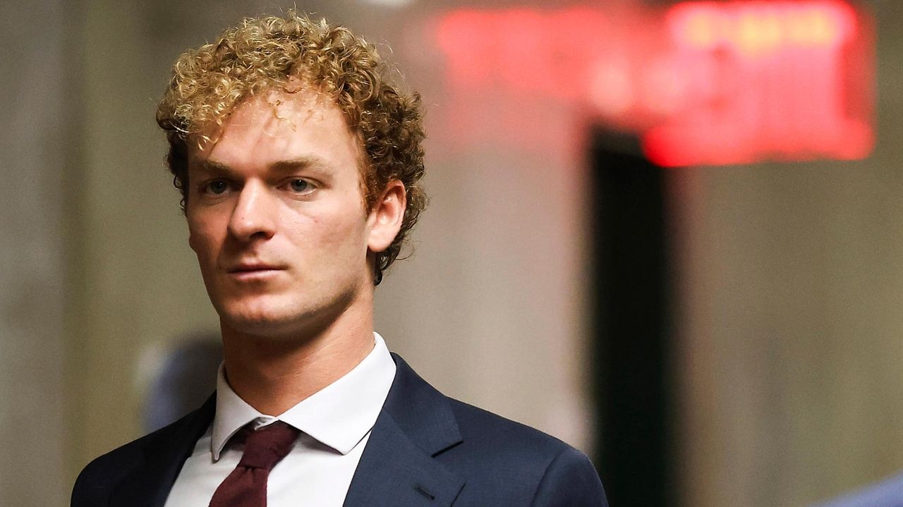 Long Island native Daniel Penny, acquitted in subway chokehold death, lands job with Andreessen ...