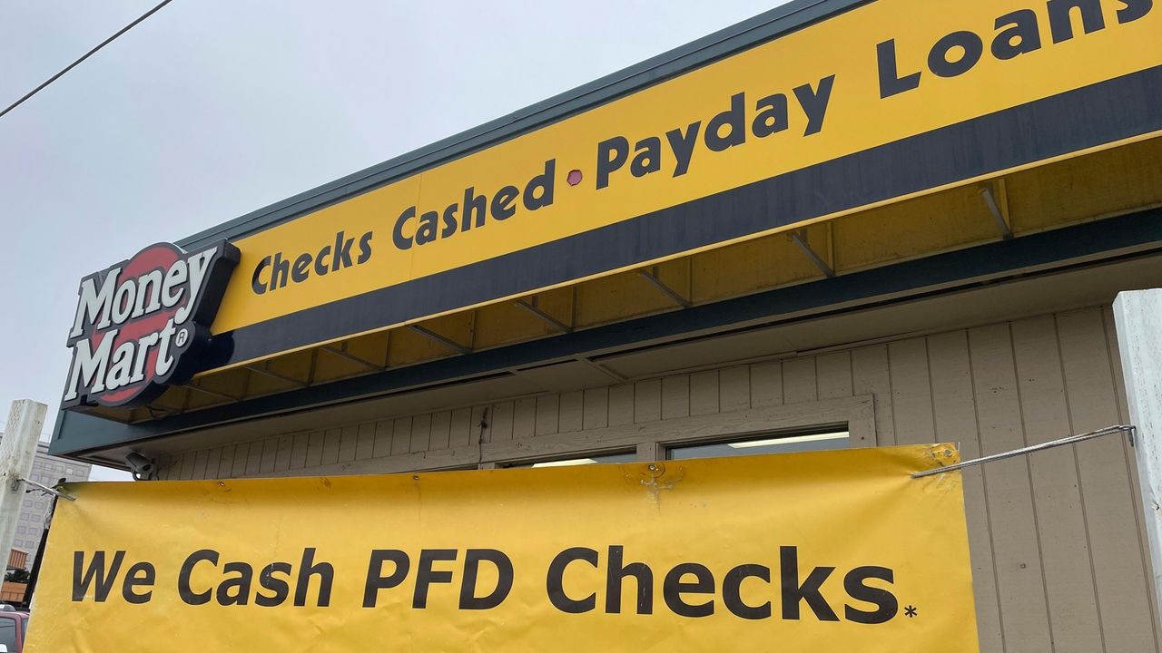 Alaskans get a $1,312 oil dividend check this year. The political cost ...