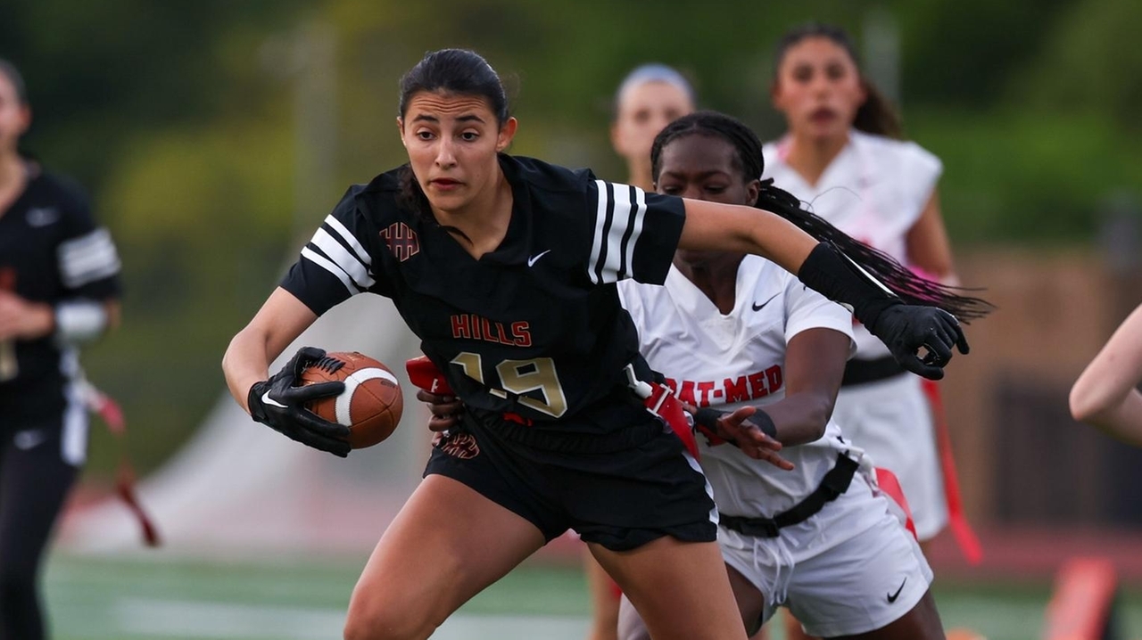Photos: Half Hollow Hills vs. Pat-Med in Suffolk A flag football final ...