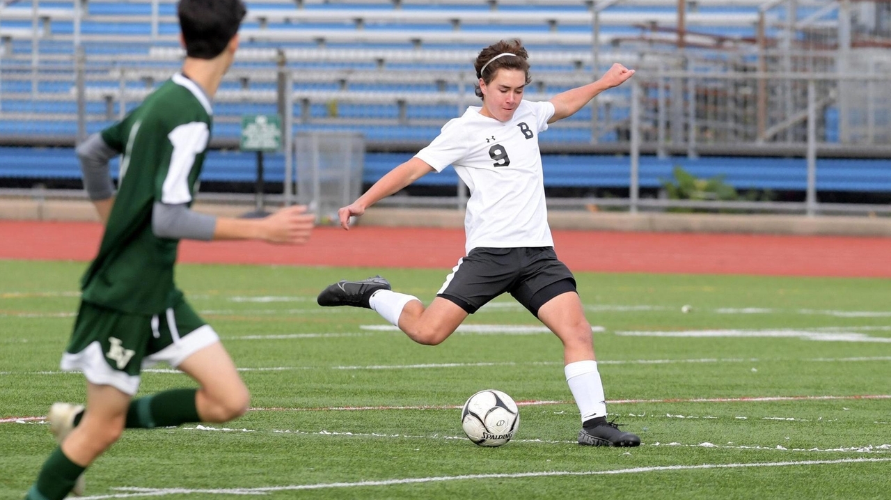 Long Island Class B boys soccer final: Babylon vs. Locust Valley - Newsday