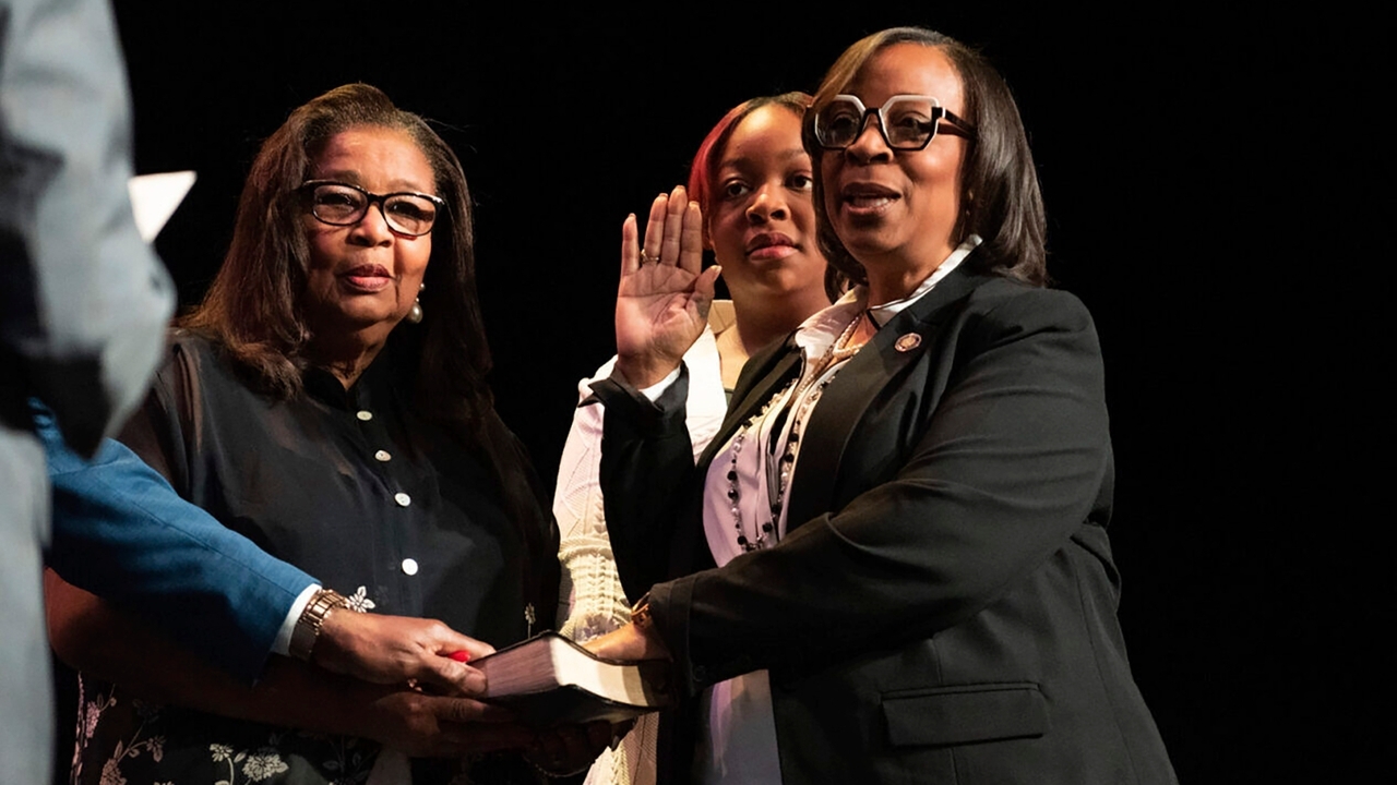 New Fort Wayne, Indiana, mayor is sworn in a month after her ...