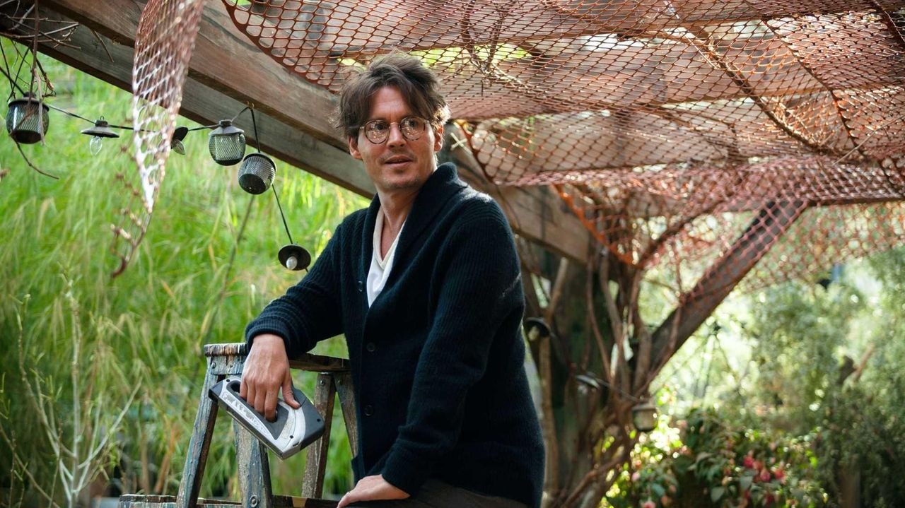 'Transcendence' review: Johnny Depp in implausible, outdated sci-fi ...