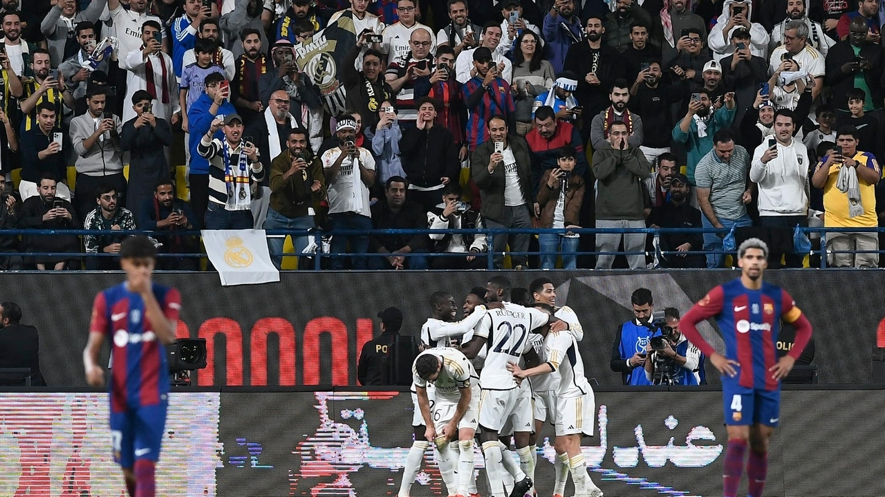 Barcelona ready to 'reset' after loss to Madrid. Vinícius celebrates ...