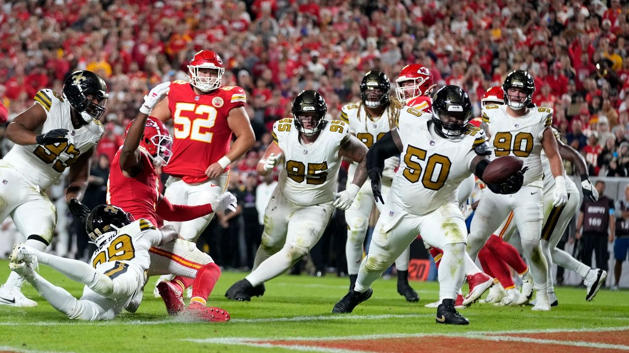 Saints' Khalen Saunders makes memorable return to Arrowhead Stadium in ...