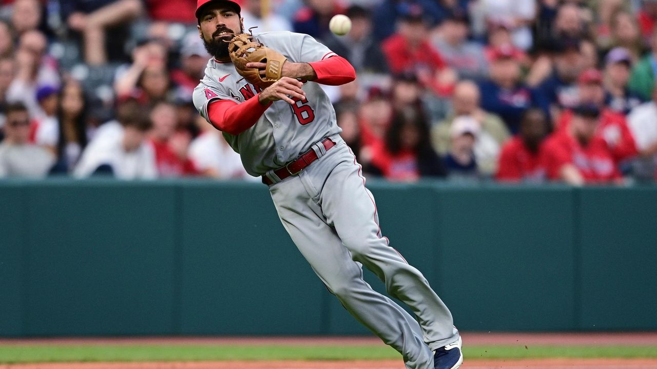 Angels' Anthony Rendon says his injury is a fracture, not a bone bruise ...