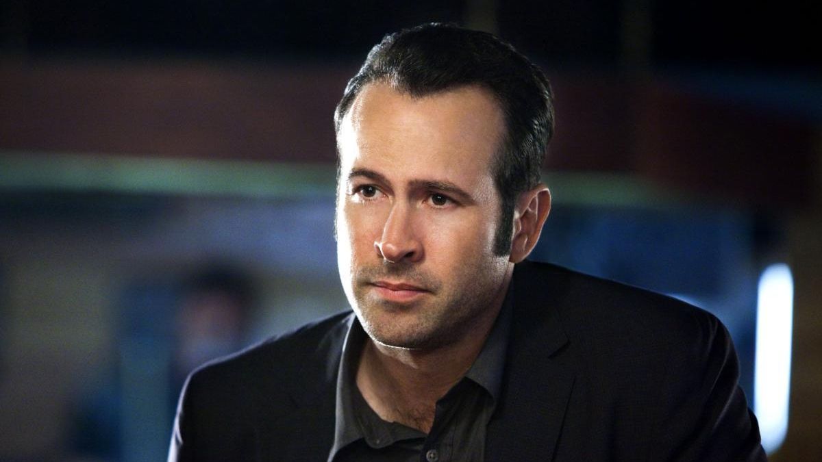 Jason Lee turns into a singing cop in 'Memphis' - Newsday