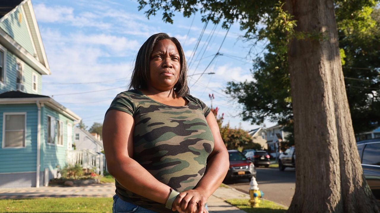 Mom: Uniondale first grader left alone on school bus for almost 30 ...