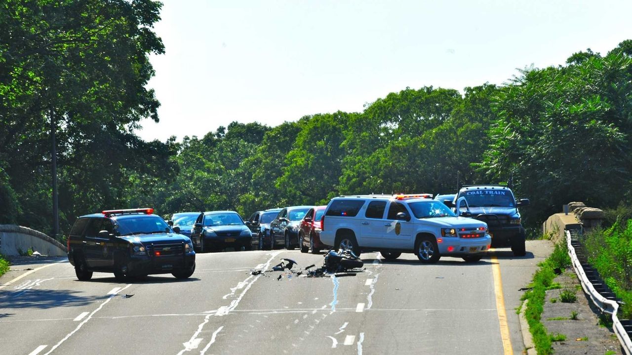 Motorcyclist Killed In Crash On Southern State Parkway At Exit 17 Newsday