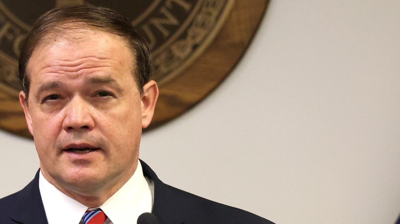 Suffolk County District Attorney Ray Tierney creates cold case unit to ...