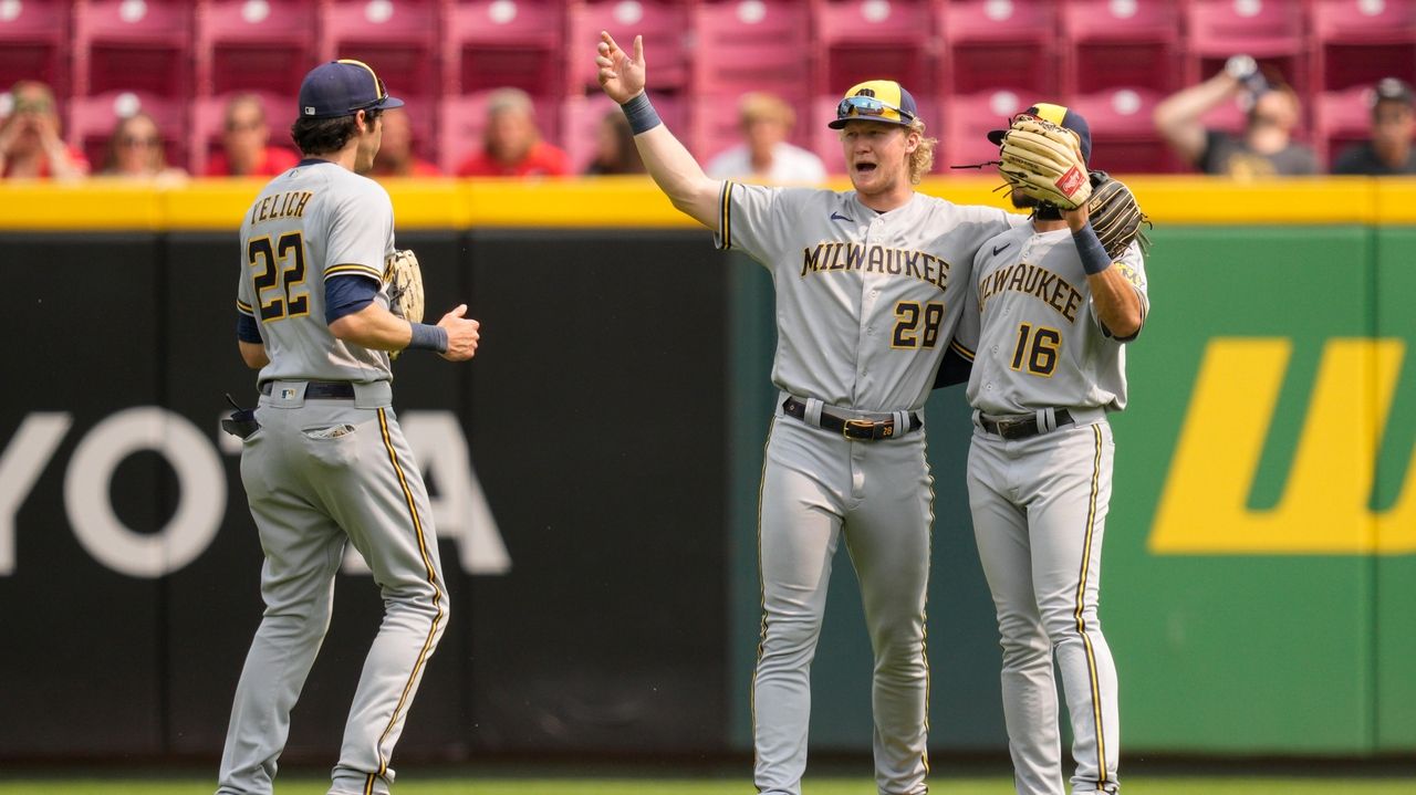 Adrian Houser pitches 7 innings as Milwaukee Brewers beat Cincinnati ...