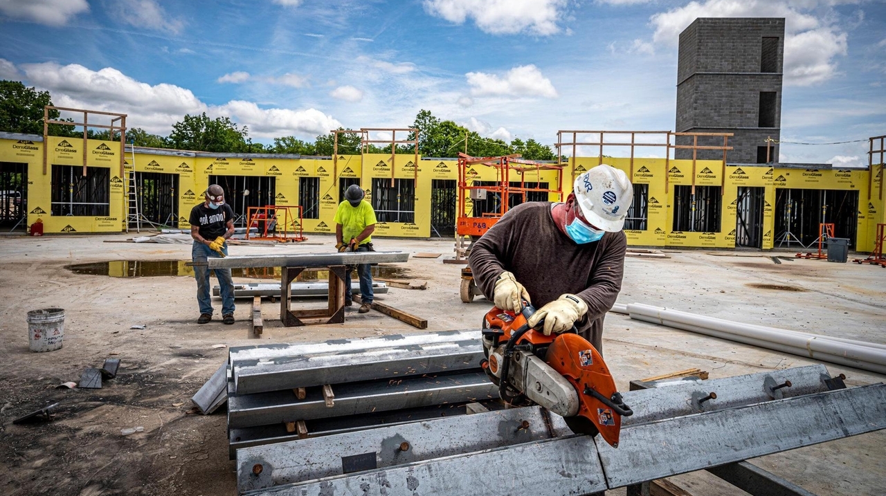 Long Island reopens: Scenes from the start of Phase One - Newsday