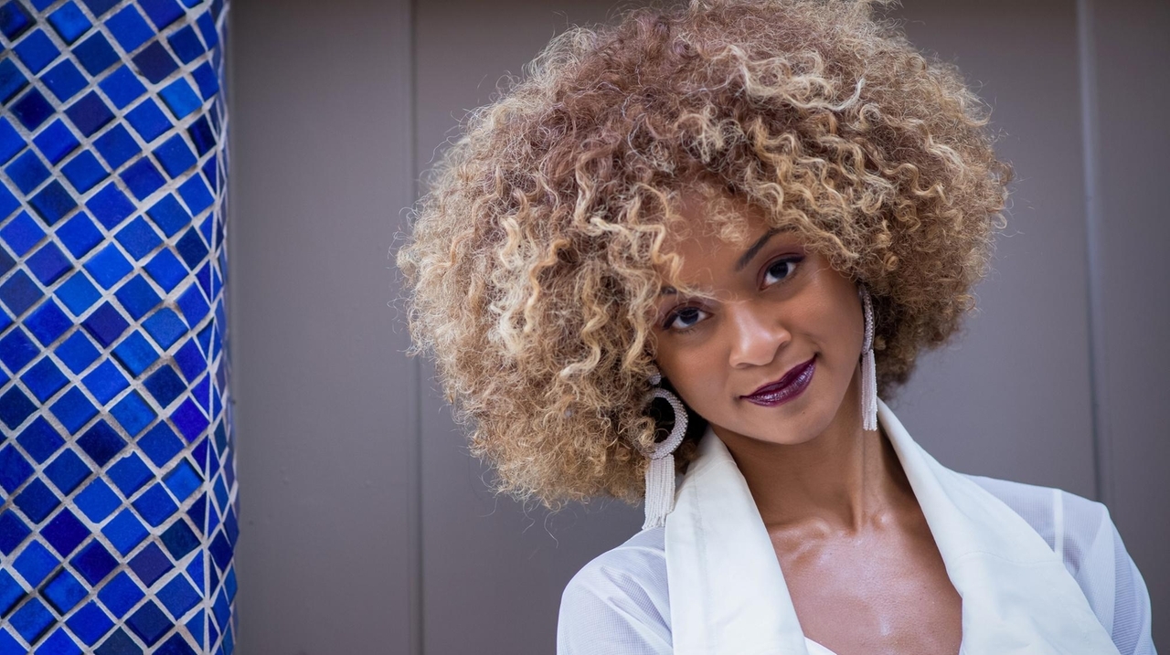 LI's Syndee Winters stars in music video to aid theater community - Newsday