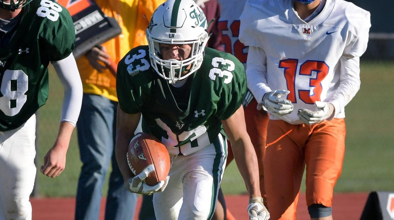 Ben Ferrara scores on offense, defense in Locust Valley's win - Newsday