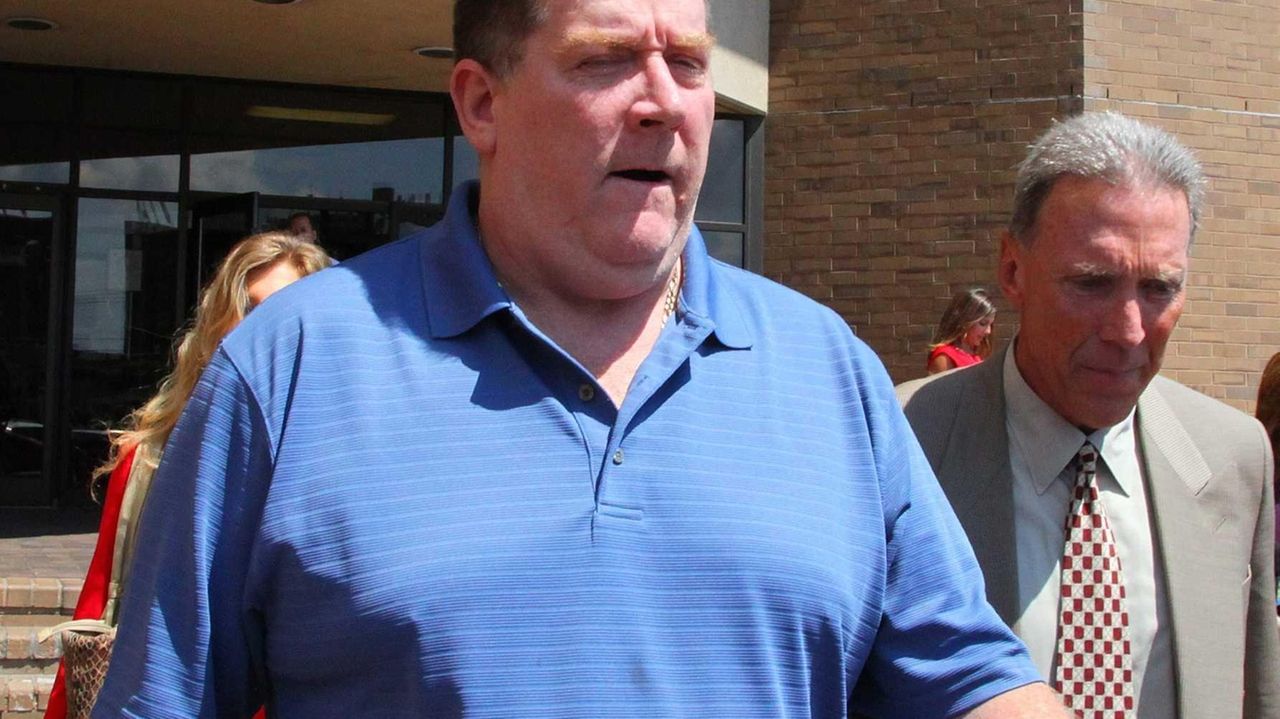 'Missing swimmer' Raymond Roth violates restraining order, say ...