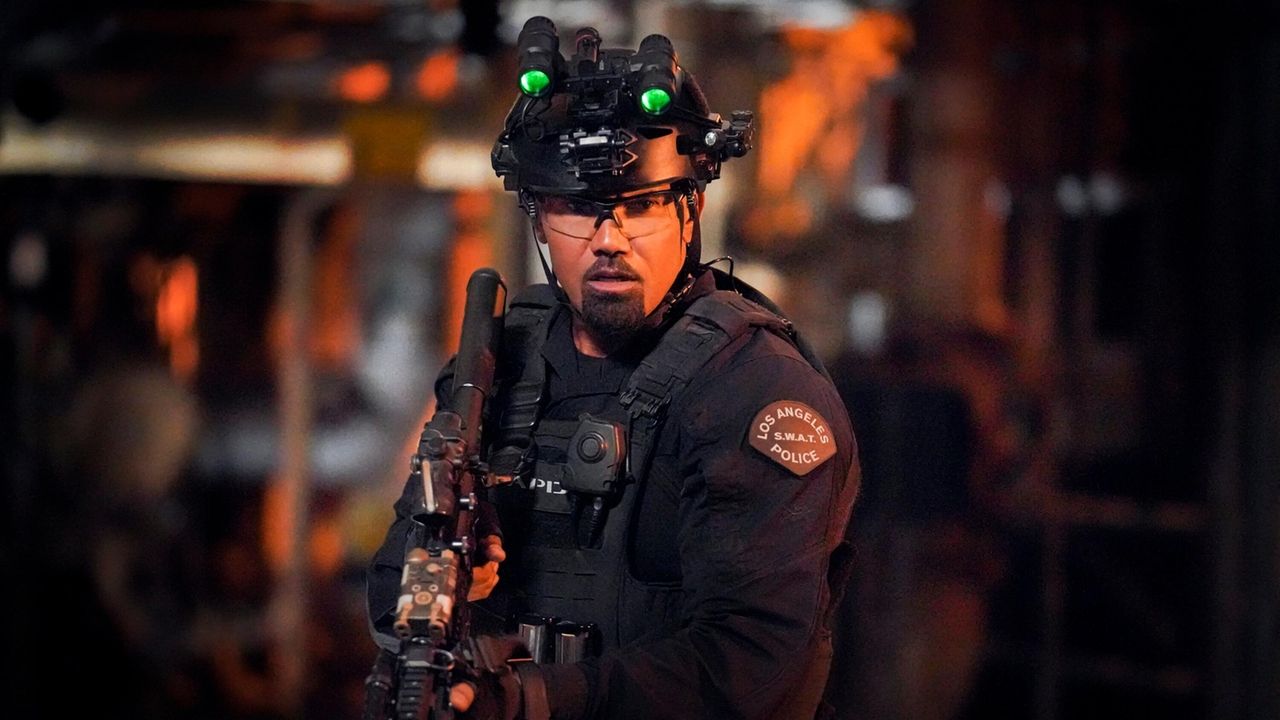 CBS un-cancels 'S.W.A.T.'; show's stars thank fans - Newsday