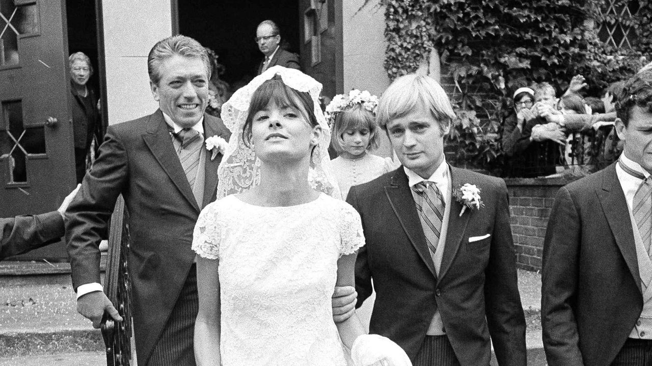 David McCallum, Bob Dylan, Kevin Jonas and more stars who got married ...