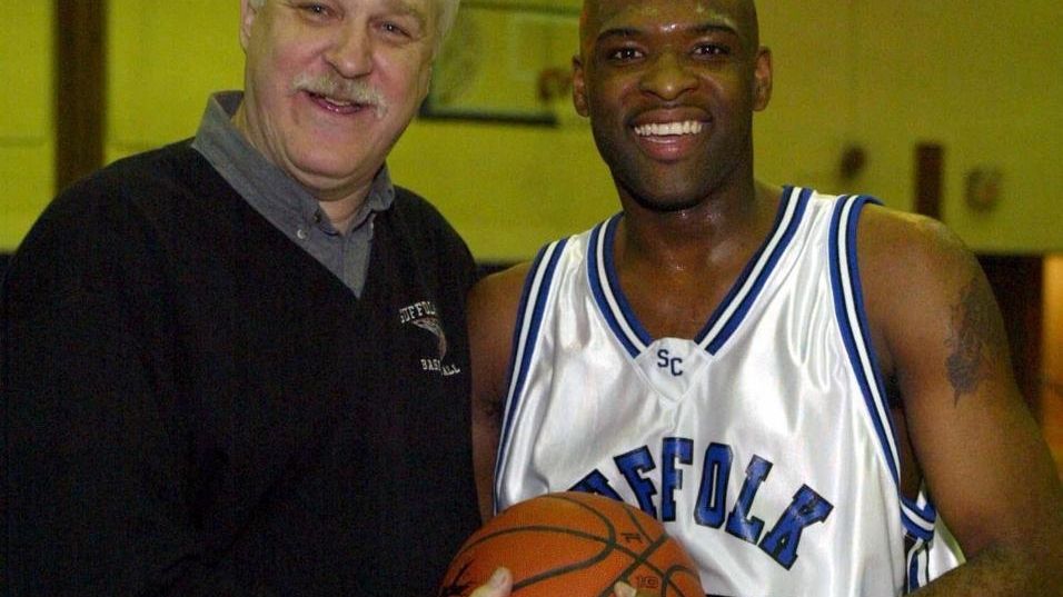 Maurice Manning returns to court after 5-year hiatus - Newsday