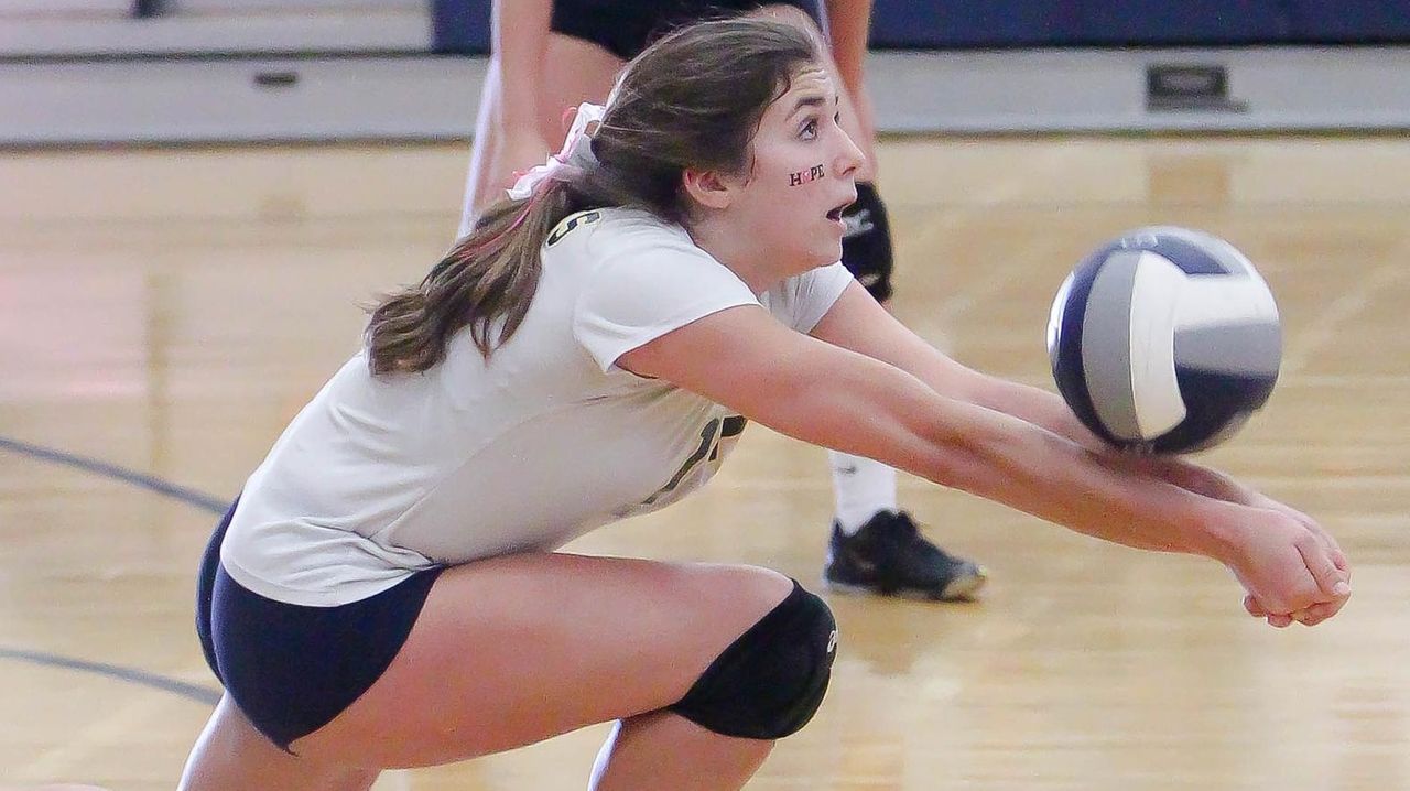 Cathleen Farrell, Lauren Wilke lift Bayport-Blue Point to three-game ...
