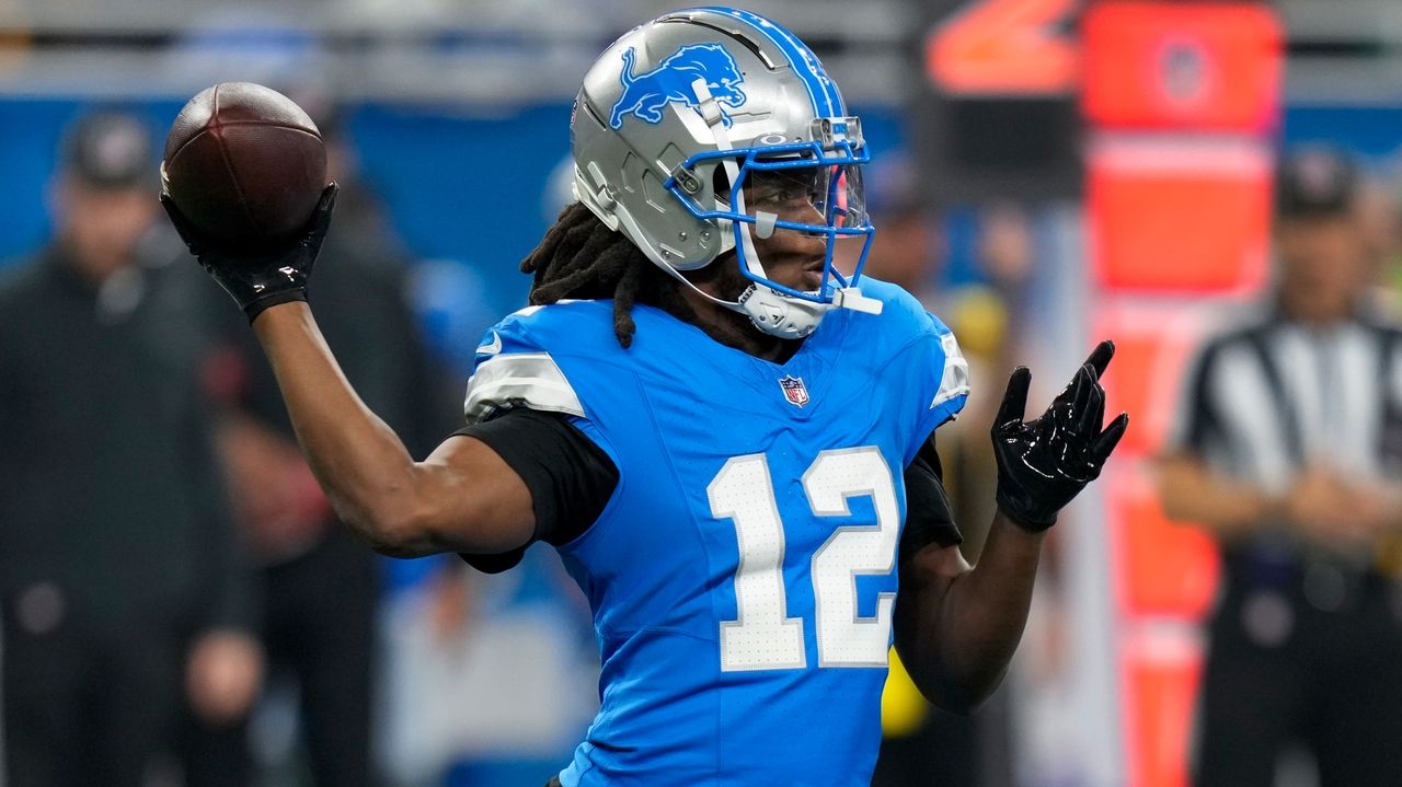 Buccaneers sign Teddy Bridgewater to 1-year deal to back up Baker ...