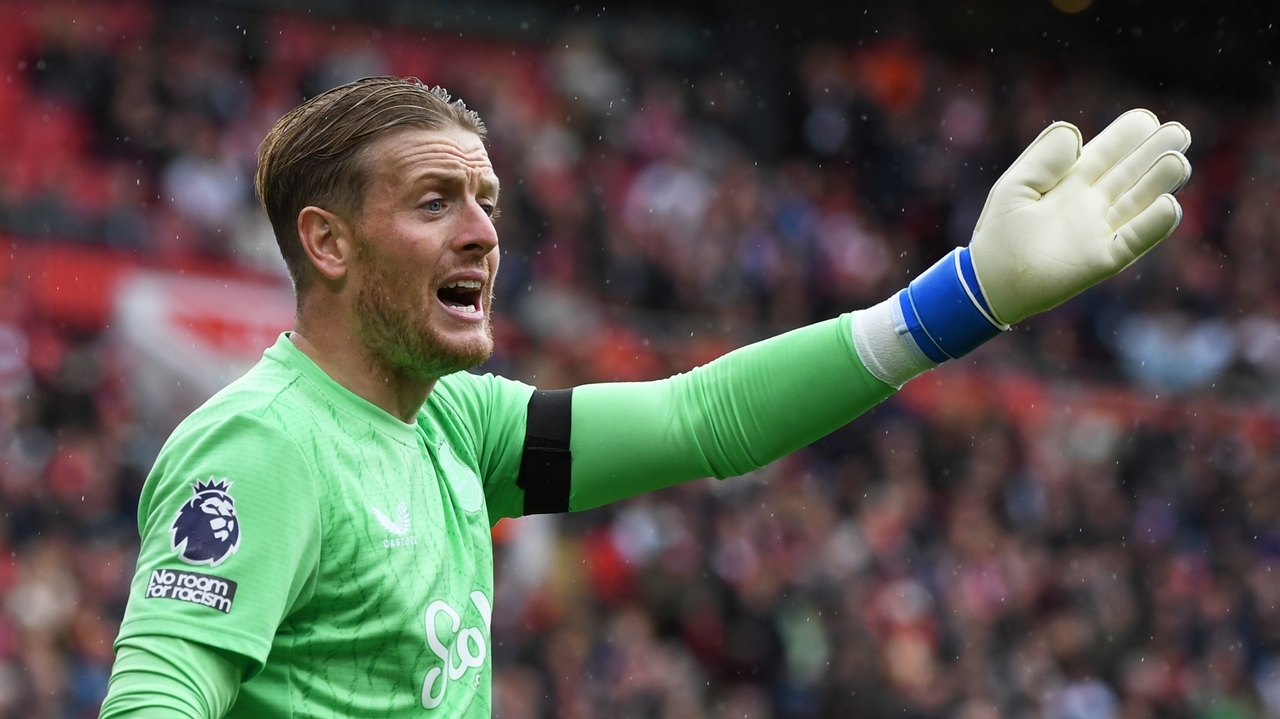 Everton goalkeeper Jordan Pickford signs contract extension through ...