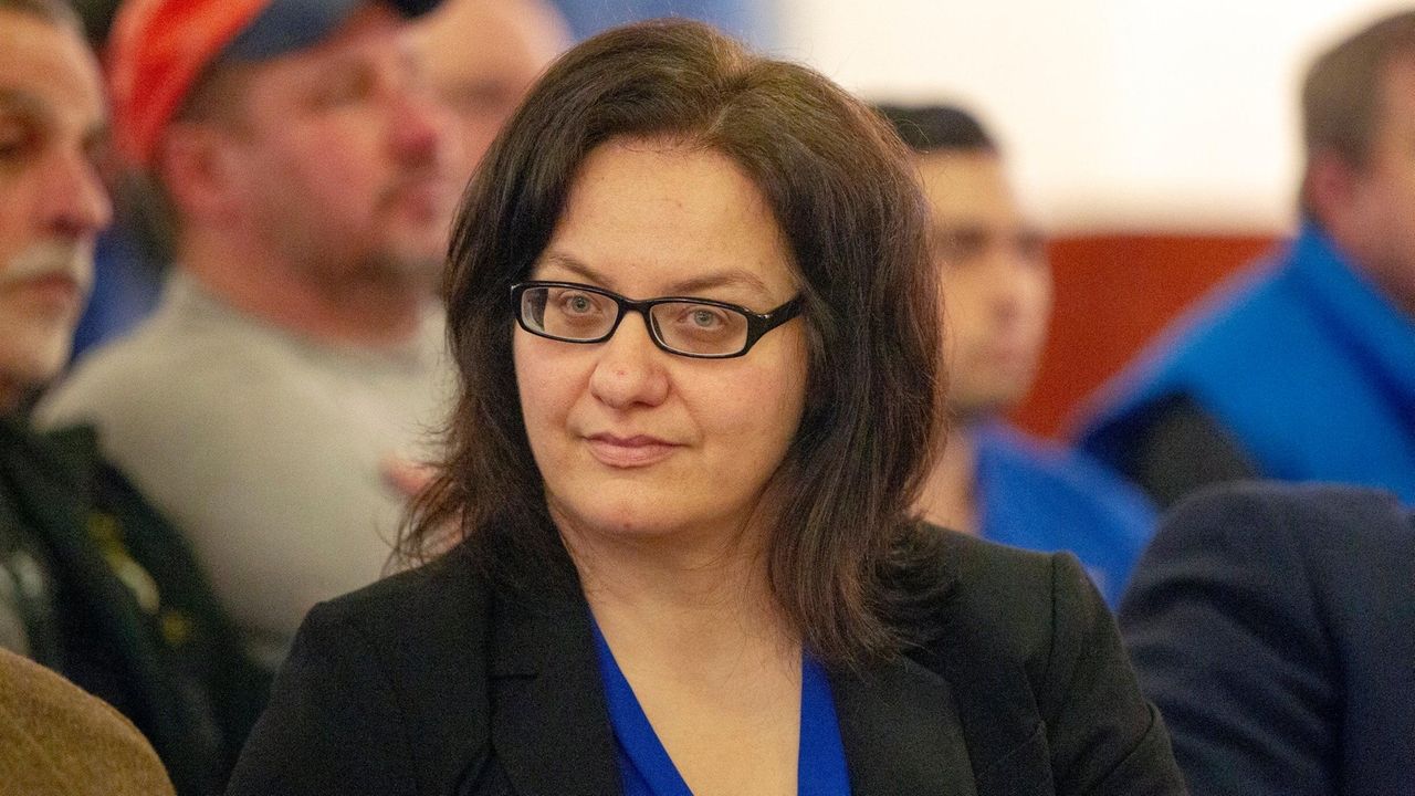 Jodi Franzese, in abrupt reversal, agrees to stay as Nassau inspector ...