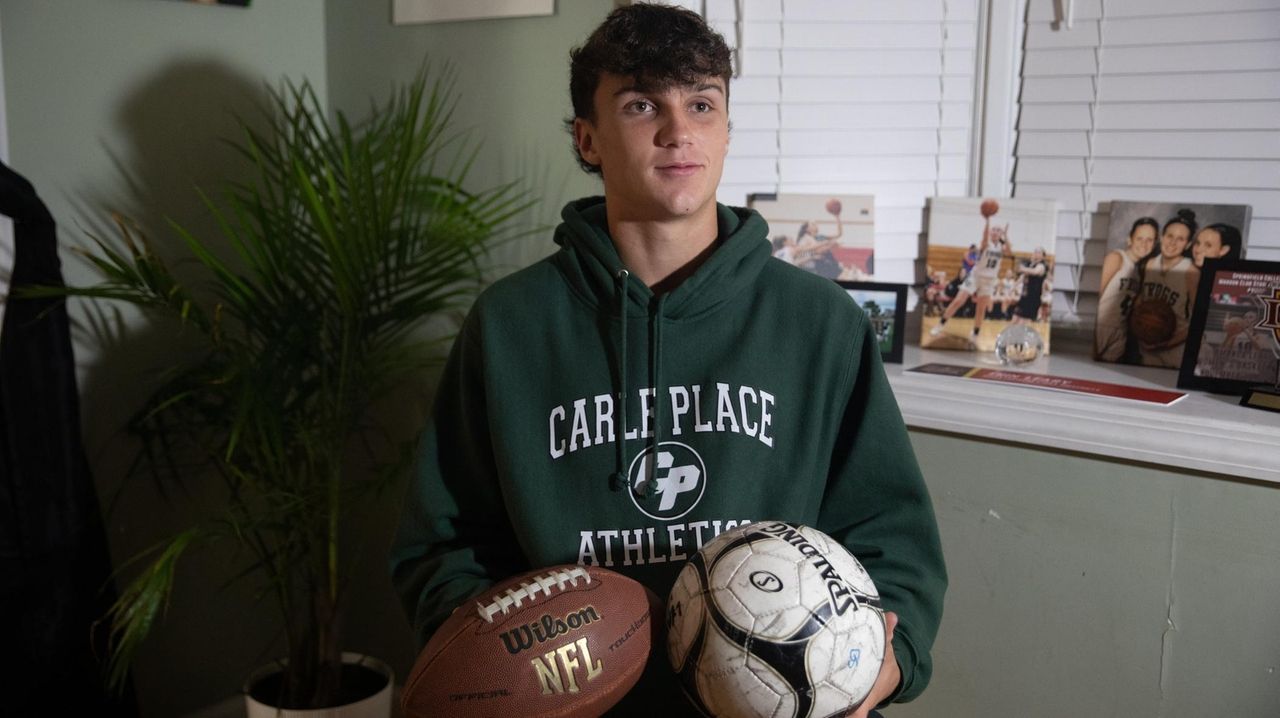 Carle Place HS tells Ryan Leary he can't play both football and soccer - Newsday