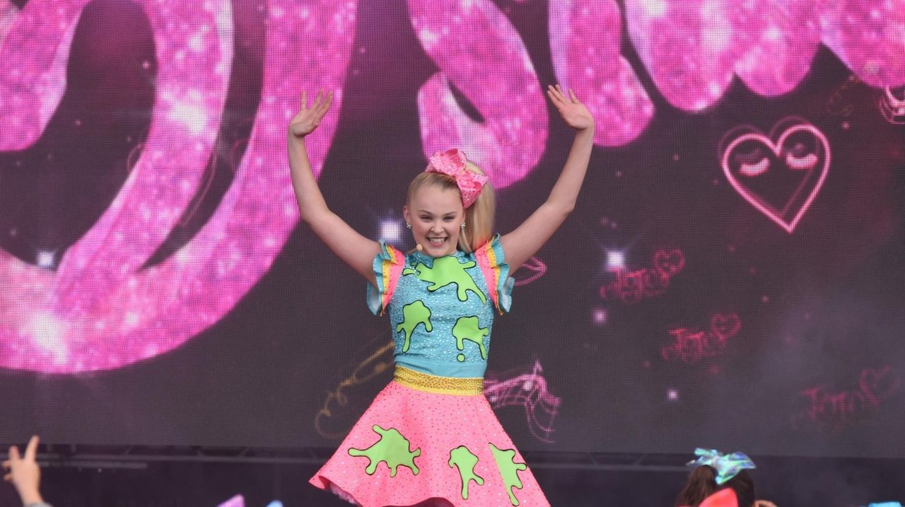 Free dance sessions at Medford Park for JoJo Siwa, Disney fans - Newsday