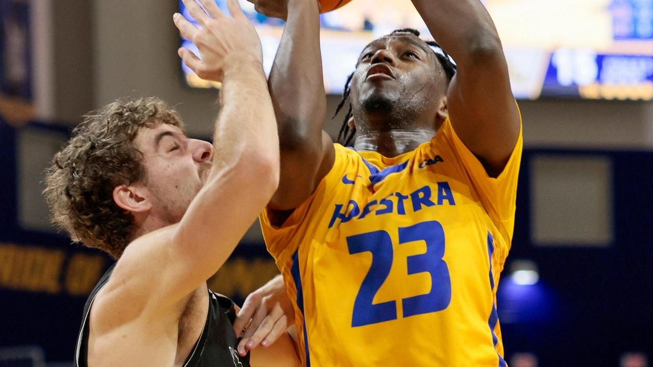 Thomas crosses 2,000-point mark in Hofstra win - Newsday