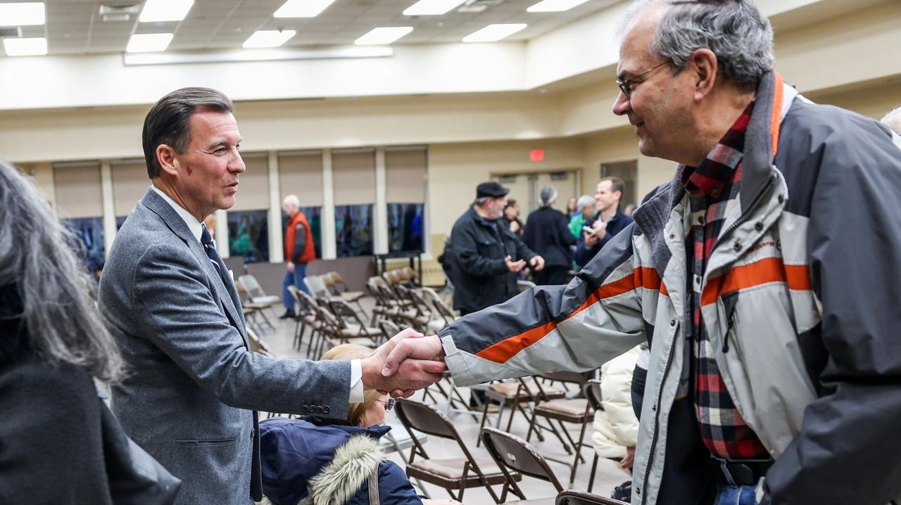 Tom Suozzi tries to reclaim House seat after ups and downs of long ...