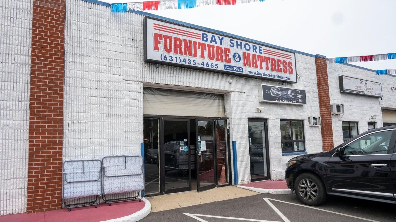 Long Island furniture store numbers drop as more buy online - Newsday