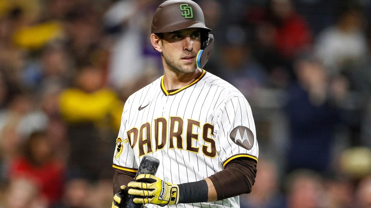 Former Padres catcher Austin Nola agrees to minor league deal with ...