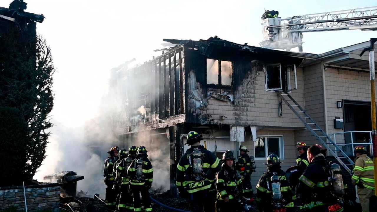 Red Cross to help residents displaced by Bellmore fire that spread to ...