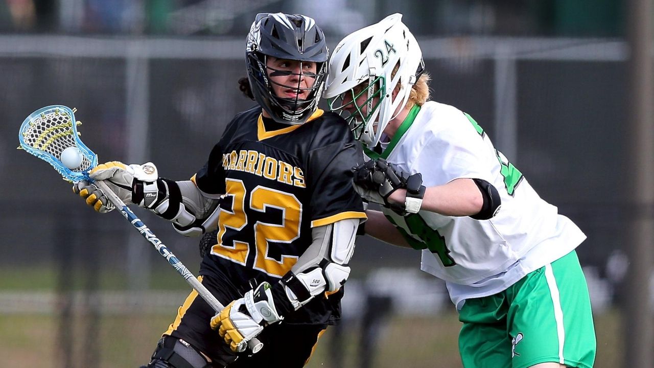 Wantagh scores five in fourth quarter to top Farmingdale - Newsday