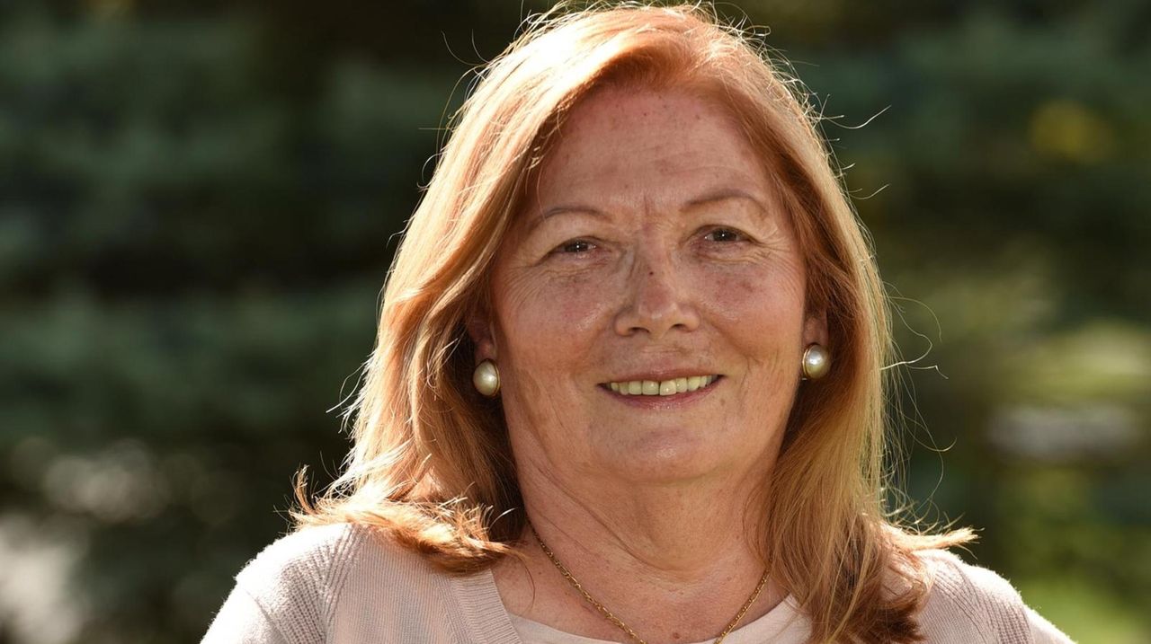 2020 Survivor Profile - Elba Contreras - Newsday