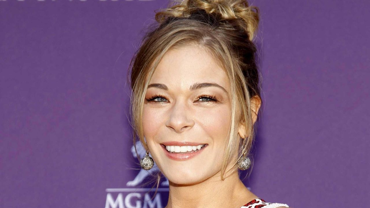 LeAnn Rimes tells Katie Couric about rehab issues - Newsday