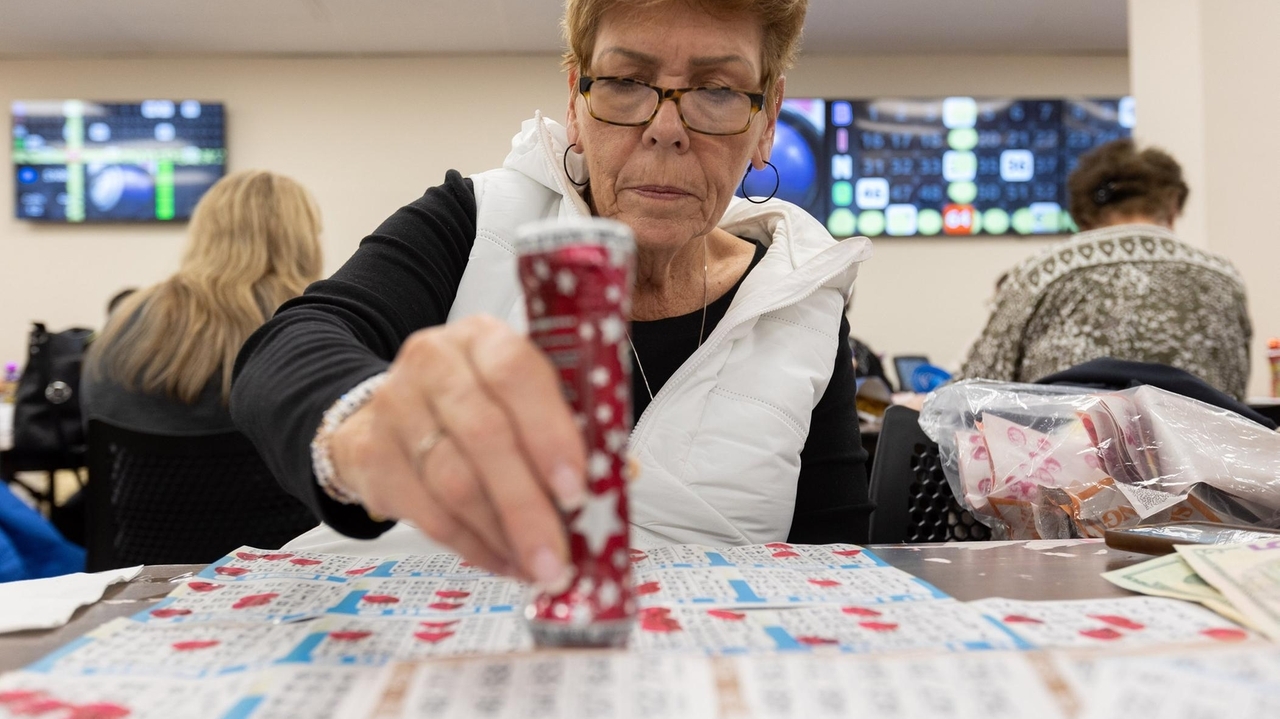 This Melville bingo hall is drawing hundreds for the chance to win up ...