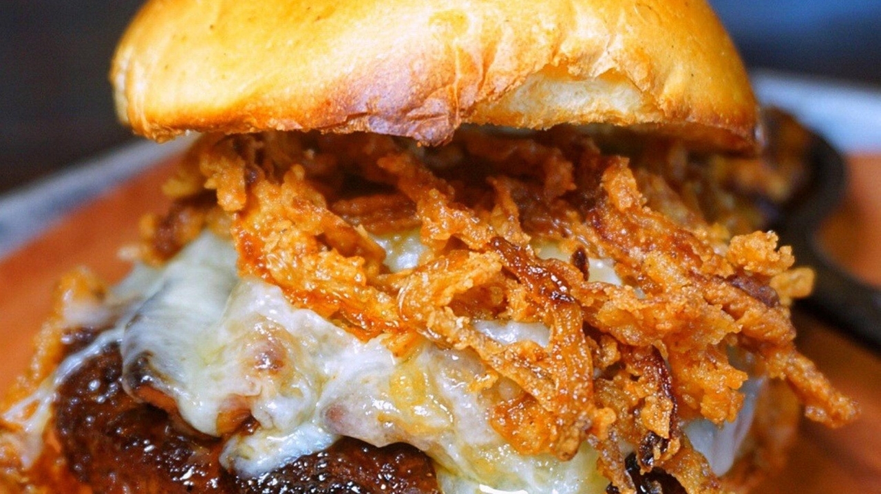 Plainview's Dirty Burger will appear on Cooking Channel's 'Burgers ...