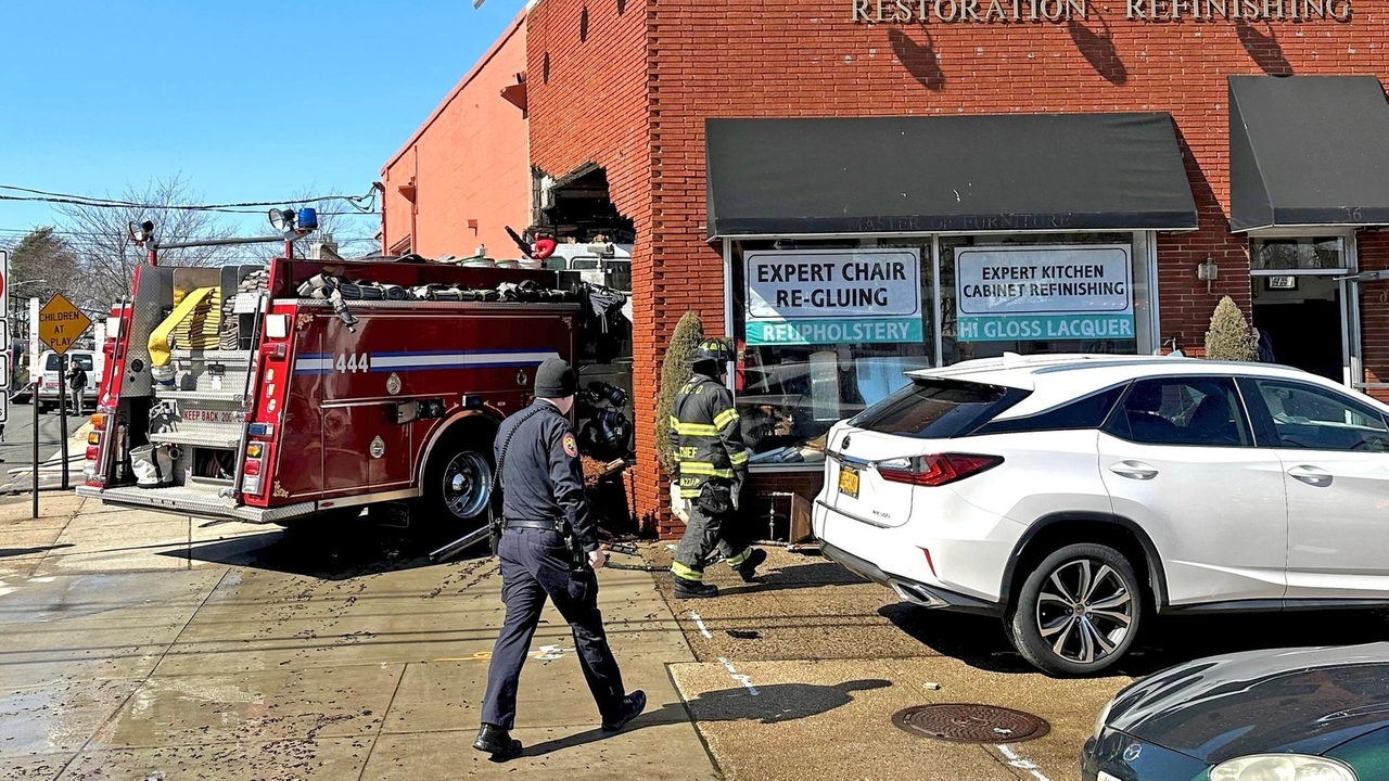 4 injured when firetruck crashes into Rockville Centre store while ...