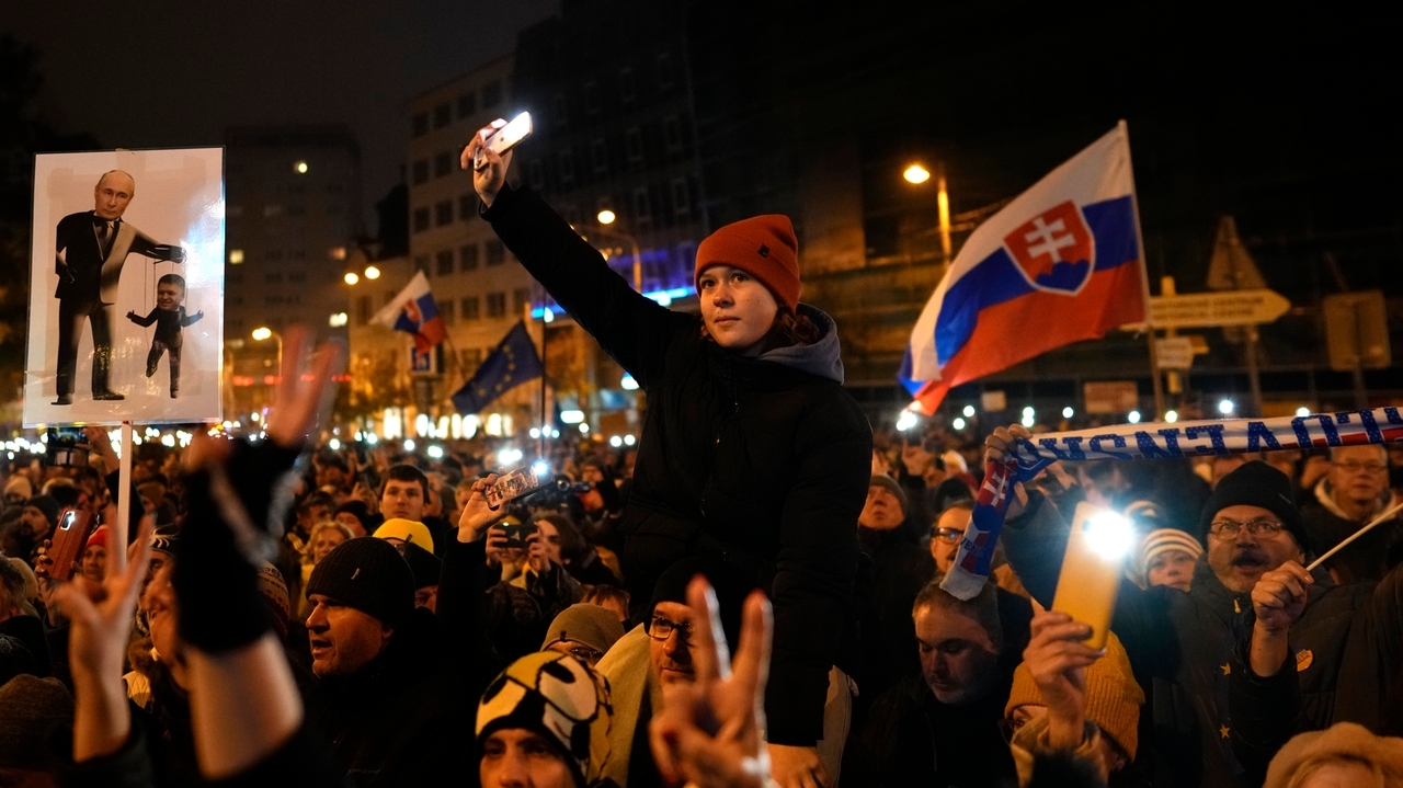 Slovak opposition rallies against the government of populist Prime ...
