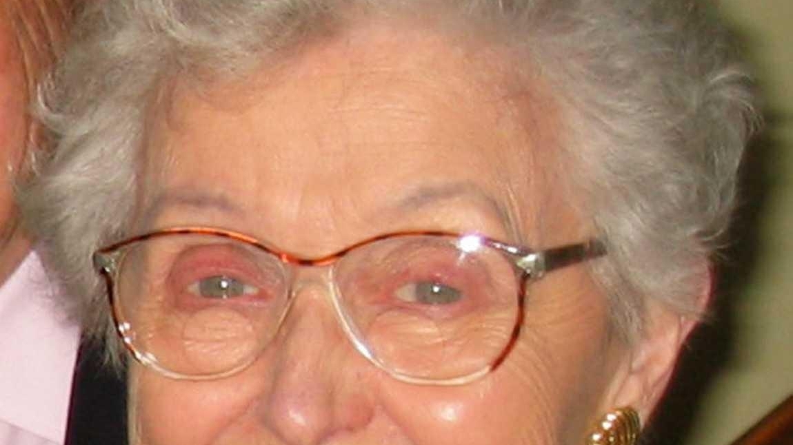 Teacher aide, artist Ann L. Gray dies at 84 - Newsday