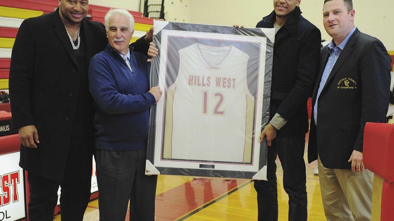 Half Hollow Hills West retires Tobias Harris' number - Newsday