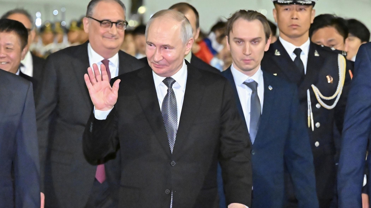 Putin visits China to reaffirm Russia ties as Xi also seeks stable US ...