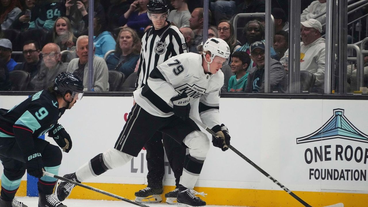 Samuel Helenius scores twice and the Los Angeles Kings hold off the ...