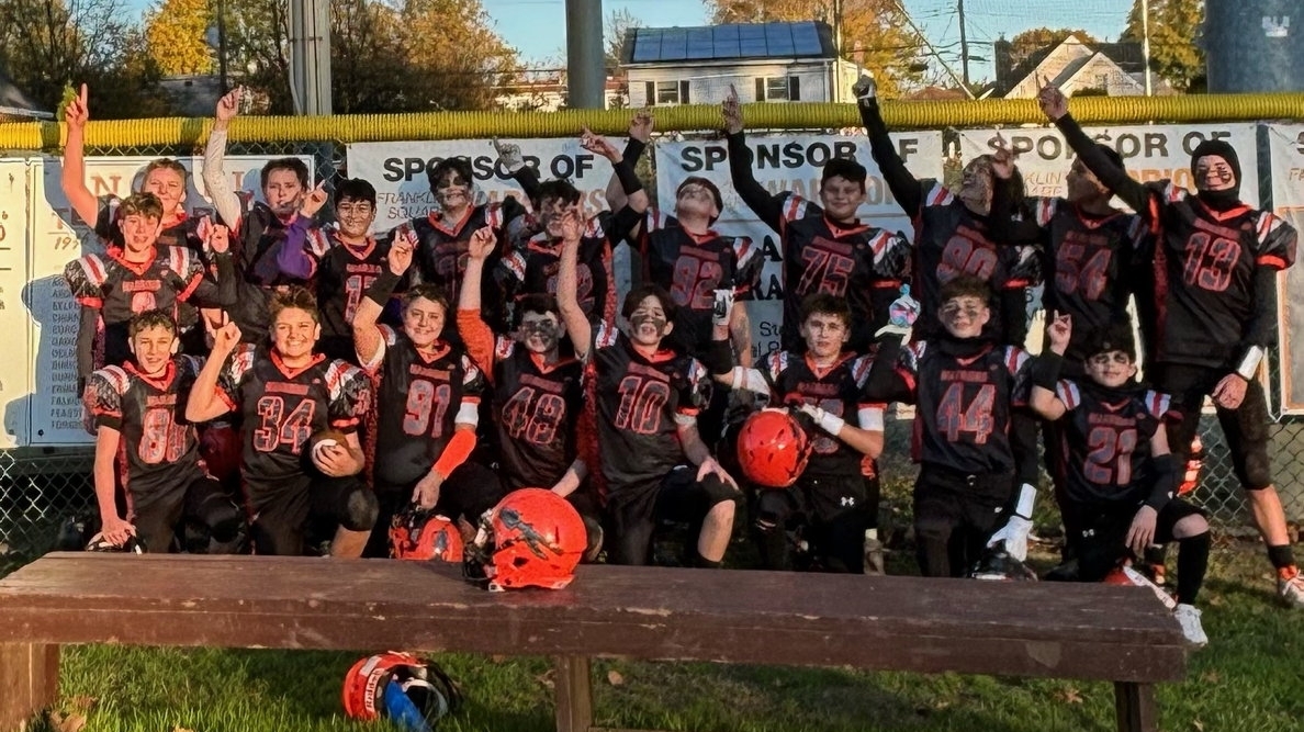 Long Island youth football team gets to play at MetLife Stadium before ...